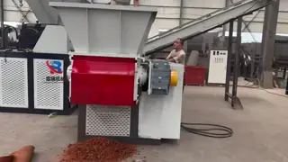 Model 800 single-shaft shredder, customer mailed used carpets for testing