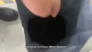 Compact Industrial Metal Detector with Conveyor System