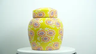 Wholesale Ceramic Urn with Daisy Inspired Floral Motif
