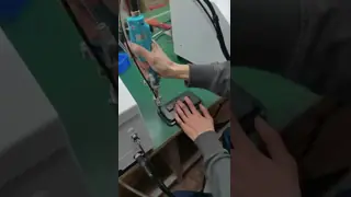 Handheld screw locking machine
