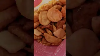 Peanuts,Wheat,Soybean Mix Nuts
