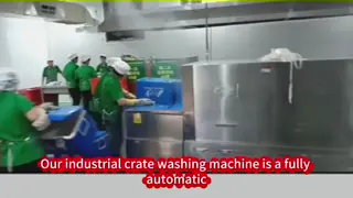 This industrial washer cleans plastic turnover baskets, food crates and material pallets efficiently
