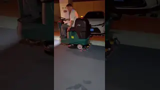 M80A Ride On Floor Scrubber High Efficiency Cleaning