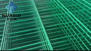 The 3D curved guardrail is made through the wire mesh bending process