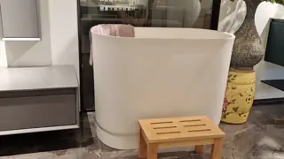 Compact Deep Soaking Solid Surface Bathtub with Integrated Seat