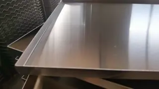 How to choose food grade bakery tray?