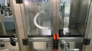 Liquid filling machine