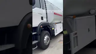 SINOTRUK TX 6X4 Oil Tanker Truck High Efficiency Transport