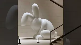 Modern Cute White Rabbit FRP Sculpture Indoor Shopping Mall Display