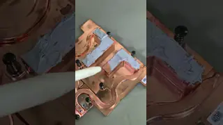 Small dry ice cleaning machine for non-abrasive cleaning of electronic circuit boards