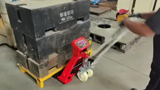 Pallet jack with scale