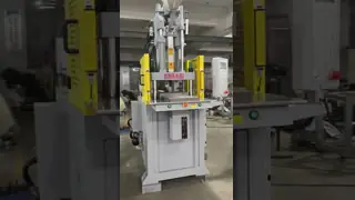 single slide vertical injetion molding machine operating process