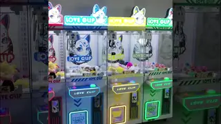 LOVE CLIP Prize Claw Machine Keychain & Plush Toy Arcade Claw Machine for Amusement Center