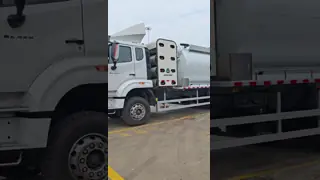 15m³ HOWO CNG Vacuum Sewage Suction Truck