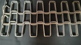 Food ss304 Metal 316 stainless steel horseshoe great wall mesh flat wire honeycomb conveyor belt