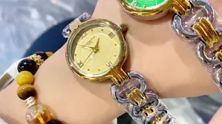 Two‑Tone Metal Chain Ladies Watch Round Green & Gold Dial Retro Fashion Wrist Watch