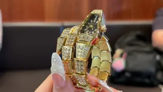 Luxury Gold Snake Shape Women Wrist Watch Full Crystal Diamond Inlaid Bracelet Watch For Ladies Part