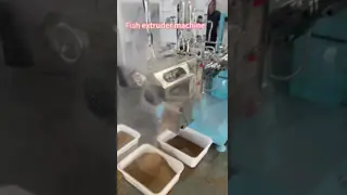Wet-process fish feed extruder
