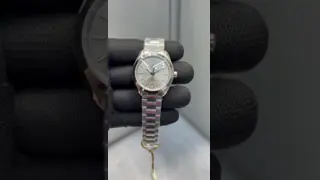Classic Silver Dial Sport Watch Date Window Polished Steel Bracelet