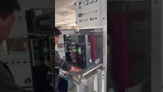 Introduce 12 kV High Voltage Indoor Vacuum Circuit Breaker Side Mounted 630A-1250A For You