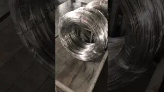 Bright, coarse stainless steel wire