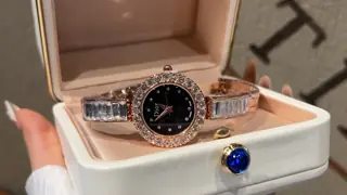 Women's Pink Dial Watch Gold Silver Fashion Quartz Wristwatch