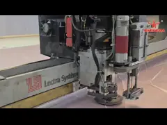 유리 패널과 향 발산기 기계로 일하는 무음