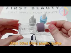 Bottiglia con essenza d‘olio di plastica trasparente