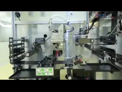 L‘apparecchio è dotato di una batteria LiFePO4-Lithium avec recharge 12V 20Ah per la luce solare di strada