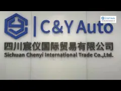 Een kleine SUV-Cruiseboot van 2024 kW.