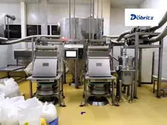 Stazione di scarico sacchi inclinata ergonomica per lavorazione in batch singolo da 25 kg