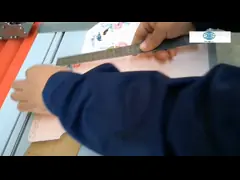 Aplique la cinta a papel y otros materiales de manera eficiente con el aplicador de cinta de doble cara semiautomático TMS 1000 para embalaje