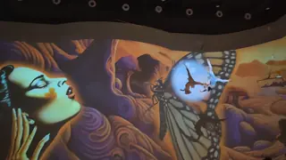 high brightness short throw laser projector for immersive visual mapping