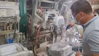 non-corrosive water-based mold release agent for armrest headrests