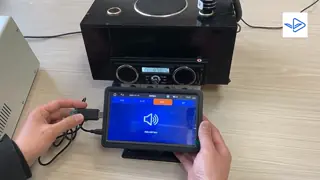 7 inch universal touchscreen car stereo built in fm radio and popular streaming apps